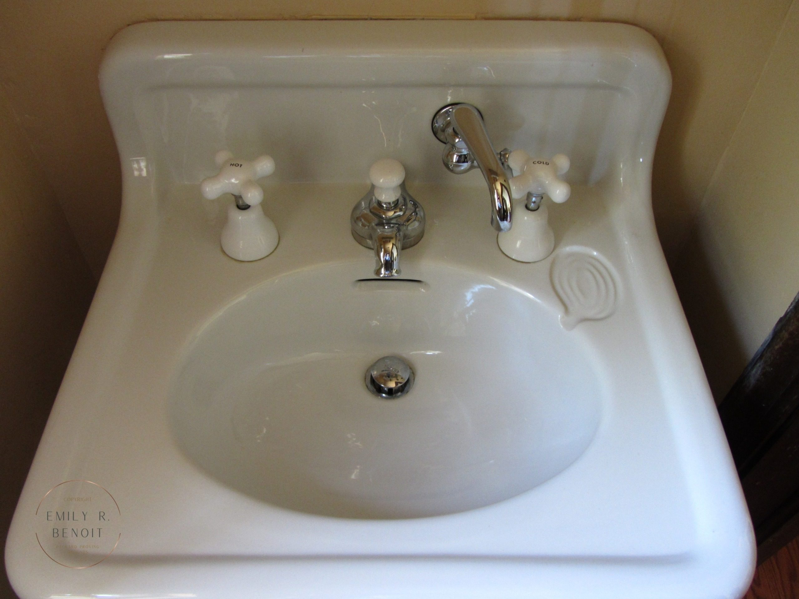 The Smallest Room in the House: Exploring 20th Century Bathrooms ...